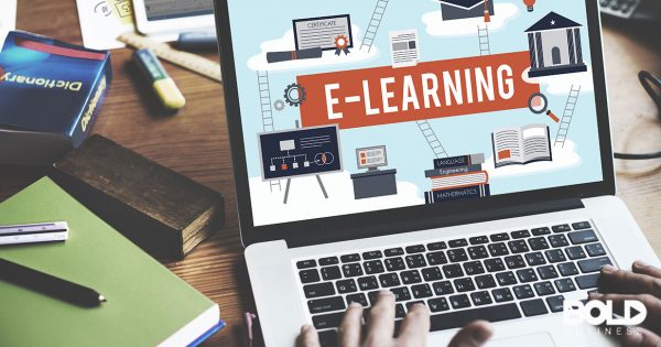E-learning: Pahami Pengertian, Manfaat, dan Tujuannya - Media Edukasi ...